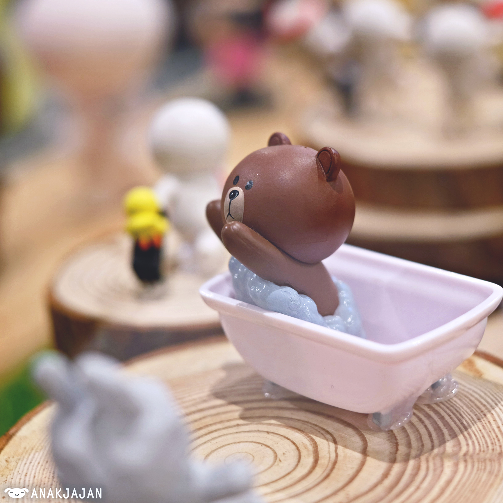 [KOREA] LINE FRIENDS Store & Cafe Seoul | ANAKJAJAN.COM