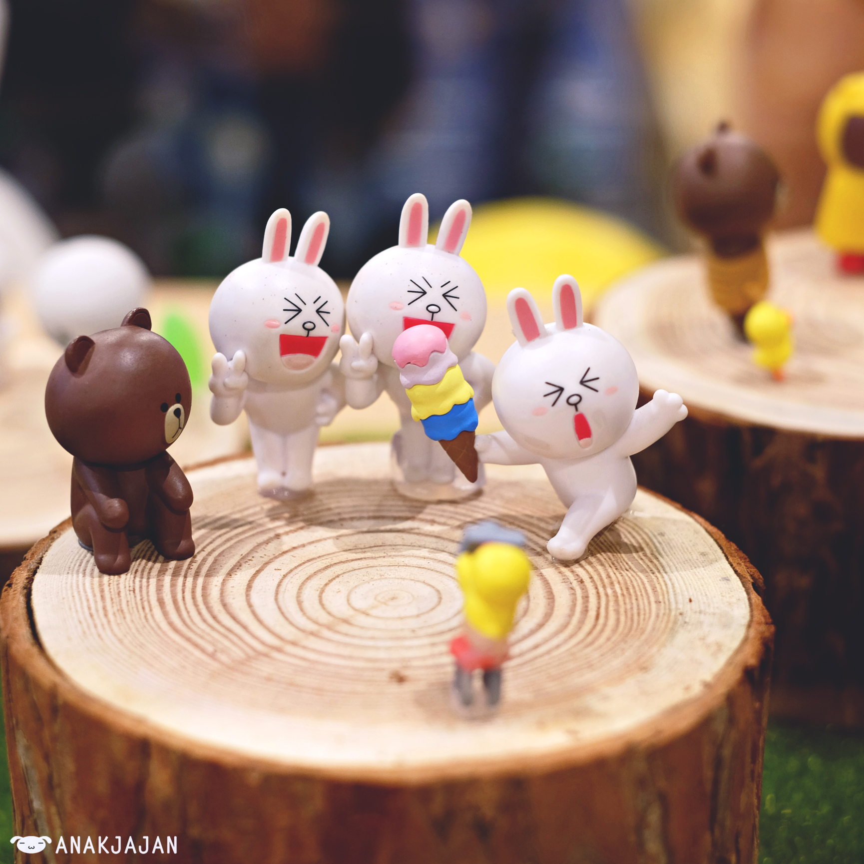 [KOREA] LINE FRIENDS Store & Cafe Seoul | ANAKJAJAN.COM