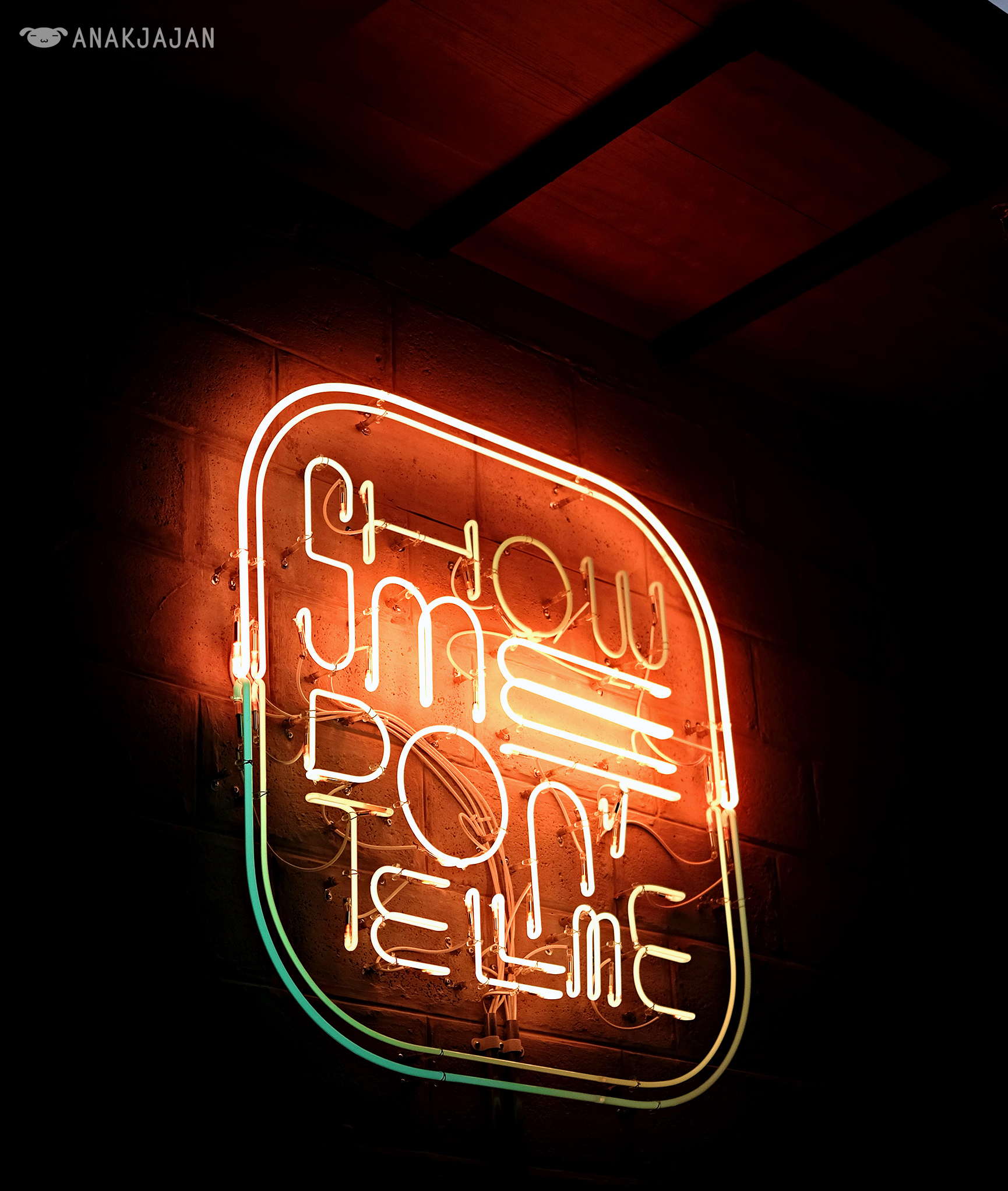 SEVENFRIDAY SPACE – Plaza Indonesia | ANAKJAJAN.COM