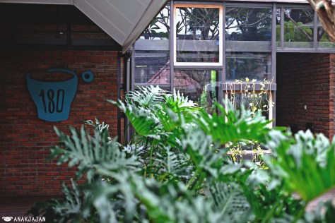 ONE EIGHTY COFFEE & MUSIC – Bandung | ANAKJAJAN.COM