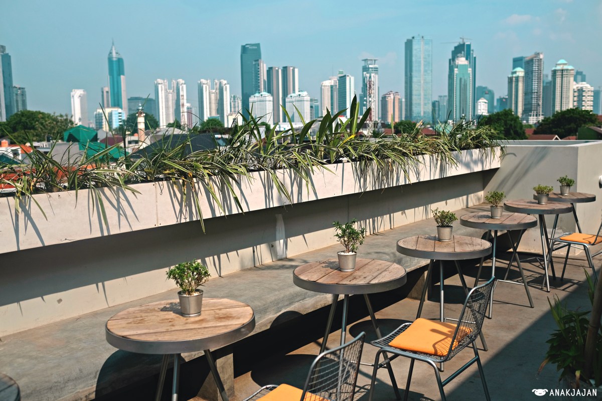 CASA LIVING SENAYAN – Hotel, Coffee Shop, Rooftop Cafe | ANAKJAJAN.COM