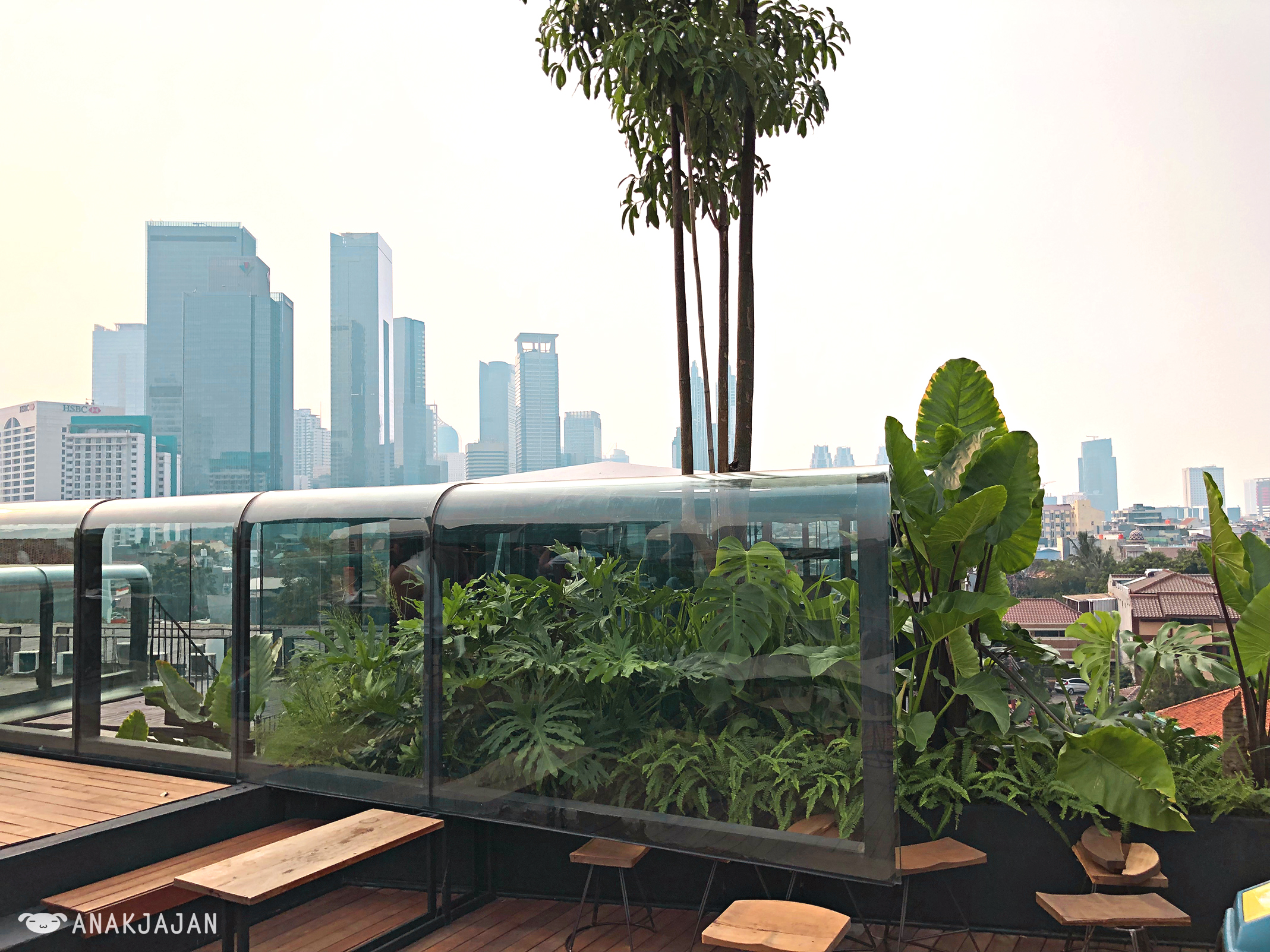 EGG HOTEL – KUNINGAN, Jakarta | ANAKJAJAN.COM